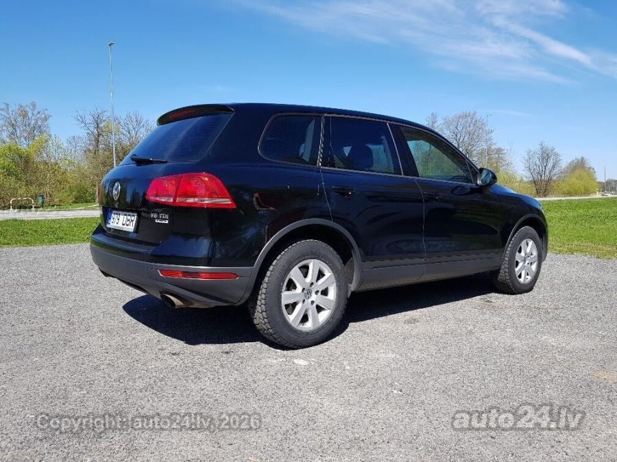 Melns Volkswagen Touareg 2016 Viljandi, ar dzinēja tilpumu 3.00 L un nobraukumu 216 tūkst. km par 15500 €, foto 2 vietnē AUTOMOTO.COM.LV