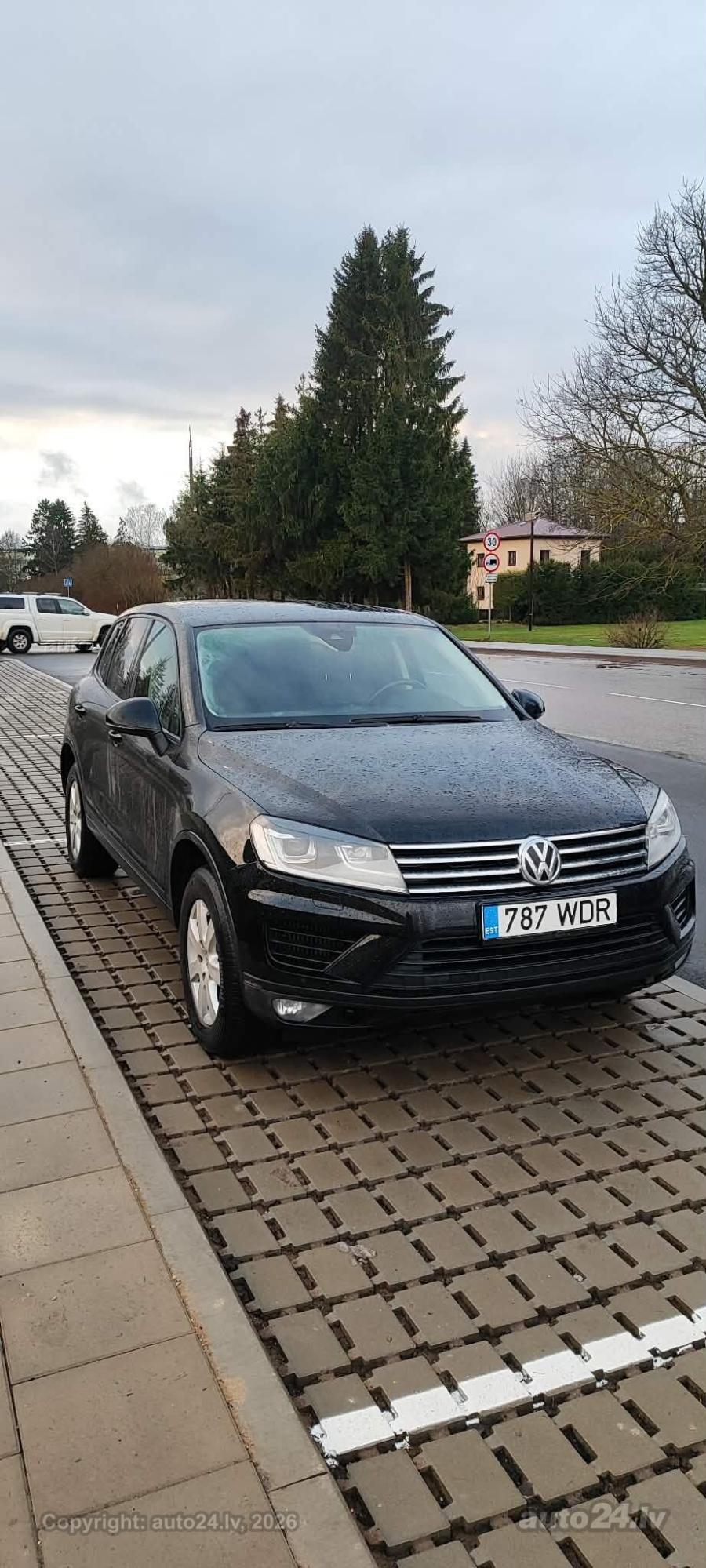 Black Volkswagen Touareg 2016 in Tallinn, with an engine capacity of 3.00 L and mileage of 330 thousand km for 16500 €, photo 1 on AUTOMOTO.COM.LV