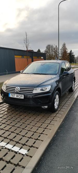 Black Volkswagen Touareg 2016 in Tallinn, with an engine capacity of 3.00 L and mileage of 330 thousand km for 16500 €, photo 2 on AUTOMOTO.COM.LV