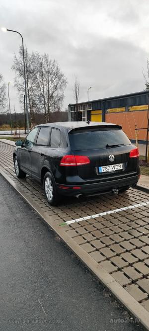 Black Volkswagen Touareg 2016 in Tallinn, with an engine capacity of 3.00 L and mileage of 330 thousand km for 16500 €, photo 6 on AUTOMOTO.COM.LV