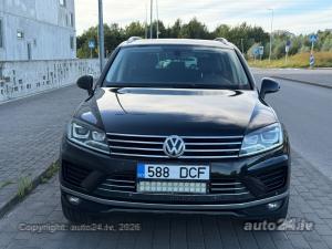 Melns Volkswagen Touareg 2016 Tallina, ar dzinēja tilpumu 3.00 L un nobraukumu 206 tūkst. km par 16500 €, foto  vietnē AUTOMOTO.COM.LV