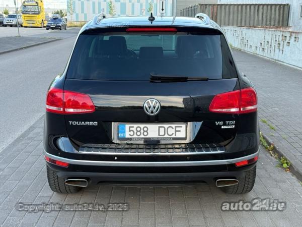 Melns Volkswagen Touareg 2016 Tallina, ar dzinēja tilpumu 3.00 L un nobraukumu 206 tūkst. km par 16500 €, foto 5 vietnē AUTOMOTO.COM.LV