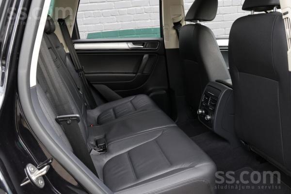 Черный Фольксваген Туарег 2016 в Тукумс, объемом двигателя 3.00 л и пробегом 251 тыс. км за 14700 €, фото 7 на AUTOMOTO.COM.LV