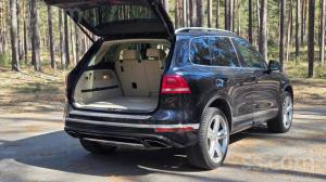 Melns Volkswagen Touareg 2016 Rīga, ar dzinēja tilpumu 3.00 L un nobraukumu 144 tūkst. km par 19990 €, foto 4 vietnē AUTOMOTO.COM.LV