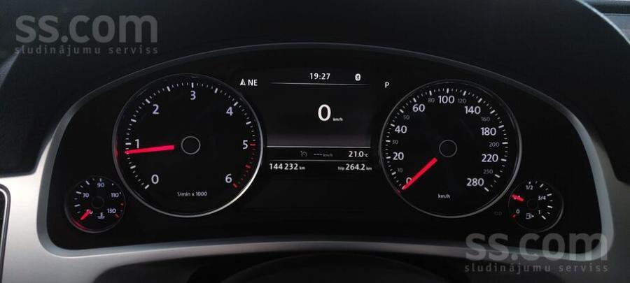 Melns Volkswagen Touareg 2016 Rīga, ar dzinēja tilpumu 3.00 L un nobraukumu 144 tūkst. km par 19990 €, foto 9 vietnē AUTOMOTO.COM.LV