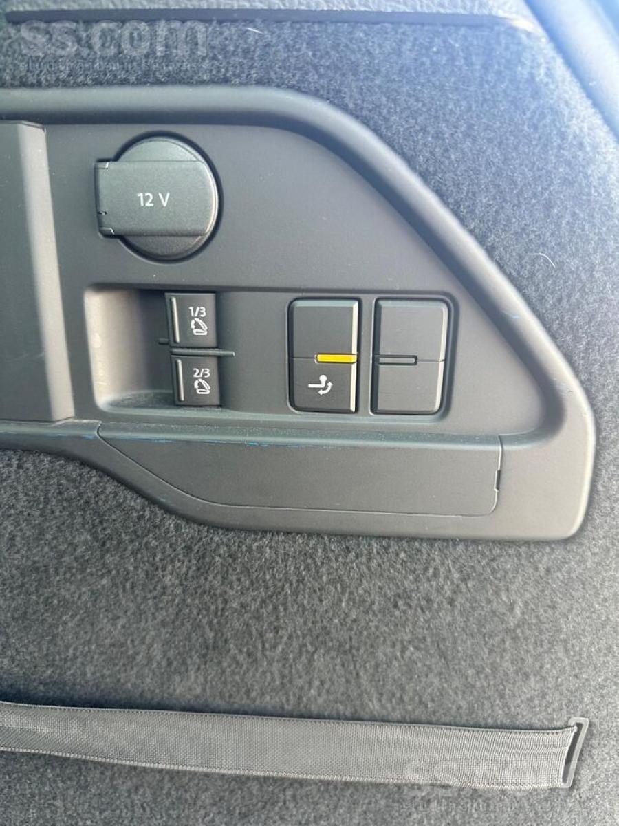 Black Volkswagen Touareg 2016 in Daugavpils, with an engine capacity of 3.00 L and mileage of 210 thousand km for 17900 €, photo 15 on AUTOMOTO.COM.LV
