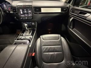 Melns Volkswagen Touareg 2016 Rīga, ar dzinēja tilpumu 3.00 L un nobraukumu 299 tūkst. km par 13700 €, foto 25 vietnē AUTOMOTO.COM.LV