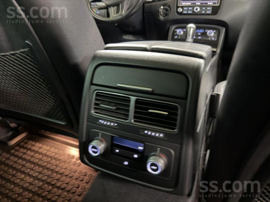 Melns Volkswagen Touareg 2016 Rīga, ar dzinēja tilpumu 3.00 L un nobraukumu 299 tūkst. km par 13700 €, foto 27 vietnē AUTOMOTO.COM.LV