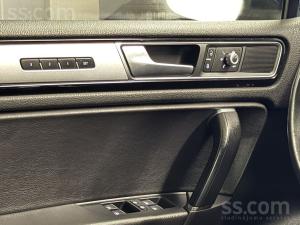 Melns Volkswagen Touareg 2016 Rīga, ar dzinēja tilpumu 3.00 L un nobraukumu 299 tūkst. km par 13700 €, foto 29 vietnē AUTOMOTO.COM.LV