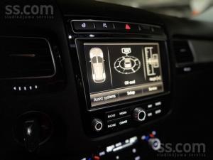 Melns Volkswagen Touareg 2016 Rīga, ar dzinēja tilpumu 3.00 L un nobraukumu 299 tūkst. km par 13700 €, foto 33 vietnē AUTOMOTO.COM.LV