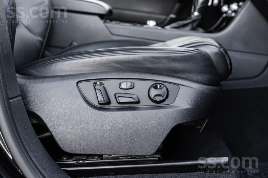 Black Volkswagen Touareg 2016 in Riga, with an engine capacity of 3.00 L and mileage of 188 thousand km for 17500 €, photo 8 on AUTOMOTO.COM.LV