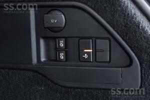 Black Volkswagen Touareg 2016 in Riga, with an engine capacity of 3.00 L and mileage of 188 thousand km for 17500 €, photo 12 on AUTOMOTO.COM.LV