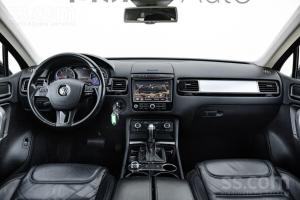 Black Volkswagen Touareg 2016 in Riga, with an engine capacity of 3.00 L and mileage of 188 thousand km for 17500 €, photo 26 on AUTOMOTO.COM.LV