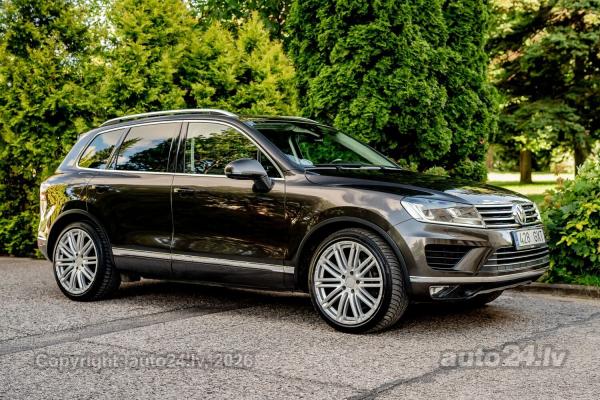 Melns Volkswagen Touareg 2016 Pērnava, ar dzinēja tilpumu 3.00 L un nobraukumu 244 tūkst. km par 16499 €, foto 2 vietnē AUTOMOTO.COM.LV