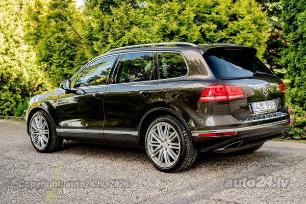 Melns Volkswagen Touareg 2016 Pērnava, ar dzinēja tilpumu 3.00 L un nobraukumu 244 tūkst. km par 16499 €, foto 5 vietnē AUTOMOTO.COM.LV