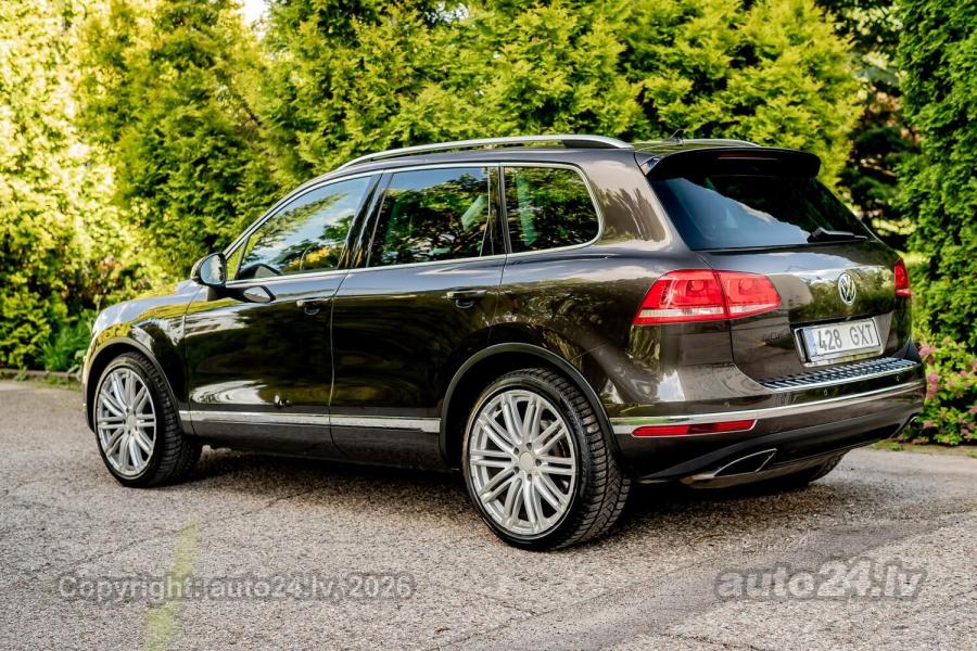 Melns Volkswagen Touareg 2016 Pērnava, ar dzinēja tilpumu 3.00 L un nobraukumu 244 tūkst. km par 16499 €, foto 6 vietnē AUTOMOTO.COM.LV
