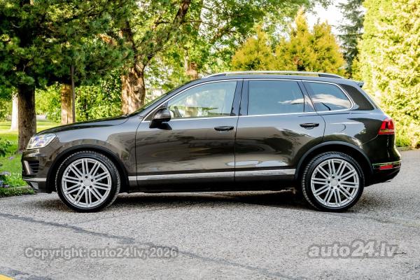 Melns Volkswagen Touareg 2016 Pērnava, ar dzinēja tilpumu 3.00 L un nobraukumu 244 tūkst. km par 16499 €, foto 6 vietnē AUTOMOTO.COM.LV