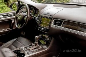 Melns Volkswagen Touareg 2016 Pērnava, ar dzinēja tilpumu 3.00 L un nobraukumu 244 tūkst. km par 16499 €, foto 17 vietnē AUTOMOTO.COM.LV