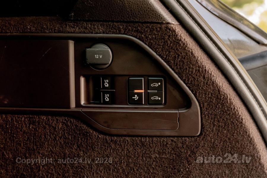 Melns Volkswagen Touareg 2016 Pērnava, ar dzinēja tilpumu 3.00 L un nobraukumu 244 tūkst. km par 16499 €, foto 24 vietnē AUTOMOTO.COM.LV