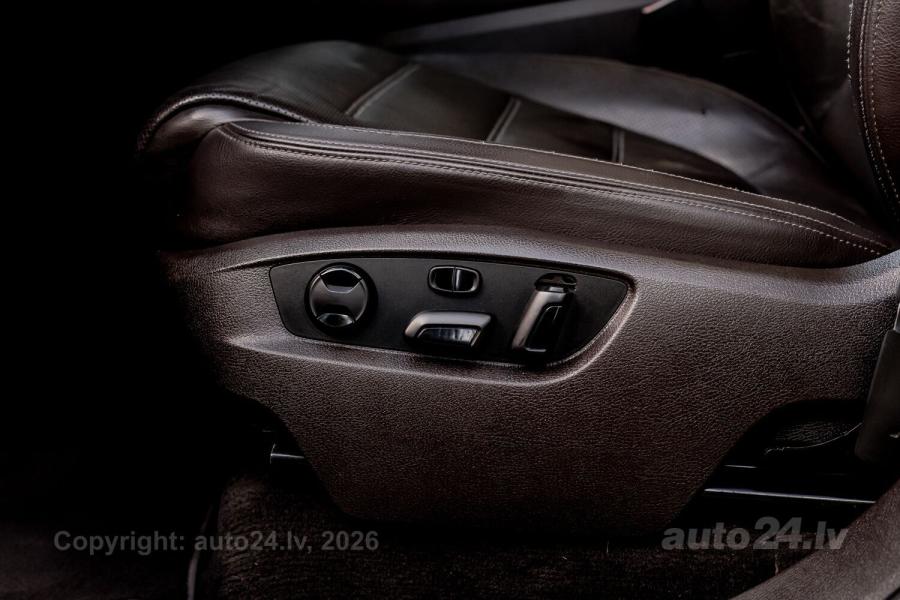 Melns Volkswagen Touareg 2016 Pērnava, ar dzinēja tilpumu 3.00 L un nobraukumu 244 tūkst. km par 16499 €, foto 29 vietnē AUTOMOTO.COM.LV