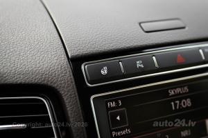 Black Volkswagen Touareg 2016 in Tallinn, with an engine capacity of 3.00 L and mileage of 270 thousand km for 15900 €, photo 16 on AUTOMOTO.COM.LV
