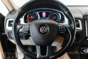 Black Volkswagen Touareg 2016 in Tallinn, with an engine capacity of 3.00 L and mileage of 187 thousand km for 15990 €, photo 29 on AUTOMOTO.COM.LV