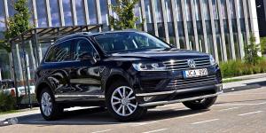 Melns Volkswagen Touareg 2016 Viļņa, ar dzinēja tilpumu 2.97 L un nobraukumu 107 tūkst. km par 15900 €, foto  vietnē AUTOMOTO.COM.LV