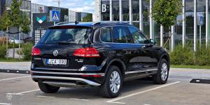 Black Volkswagen Touareg 2016 in Vilnius, with an engine capacity of 2.97 L and mileage of 107 thousand km for 15900 €, photo 7 on AUTOMOTO.COM.LV