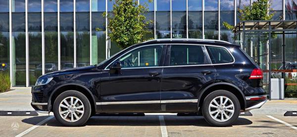 Black Volkswagen Touareg 2016 in Vilnius, with an engine capacity of 2.97 L and mileage of 107 thousand km for 15900 €, photo 10 on AUTOMOTO.COM.LV