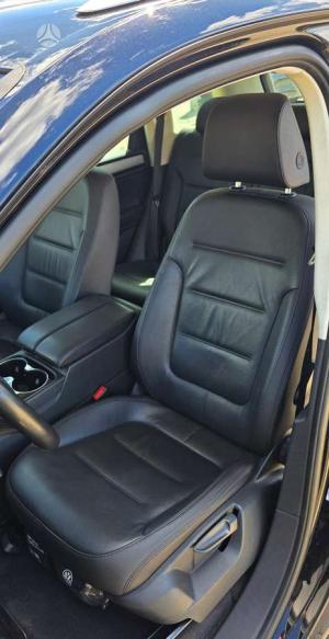 Black Volkswagen Touareg 2016 in Vilnius, with an engine capacity of 2.97 L and mileage of 107 thousand km for 15900 €, photo 15 on AUTOMOTO.COM.LV