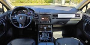 Black Volkswagen Touareg 2016 in Vilnius, with an engine capacity of 2.97 L and mileage of 107 thousand km for 15900 €, photo 18 on AUTOMOTO.COM.LV