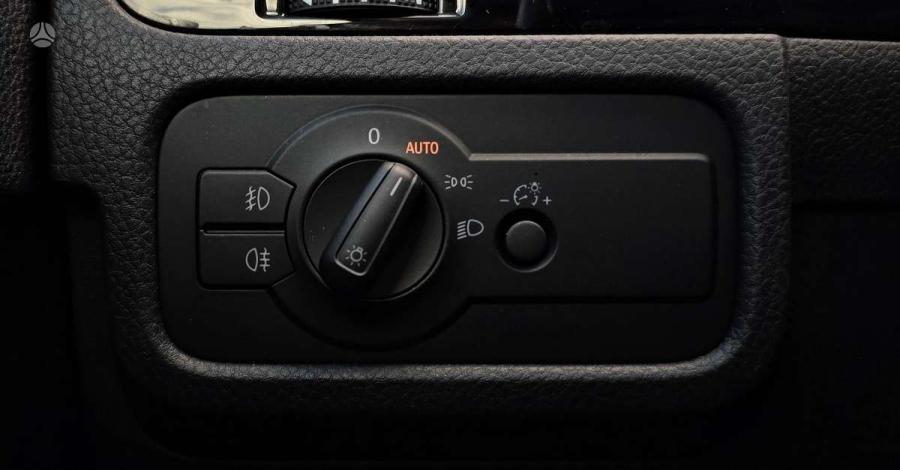 Black Volkswagen Touareg 2016 in Vilnius, with an engine capacity of 2.97 L and mileage of 107 thousand km for 15900 €, photo 32 on AUTOMOTO.COM.LV