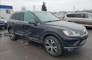 Melns Volkswagen Touareg 2017 Viļņa, ar dzinēja tilpumu 3.60 L un nobraukumu 121 tūkst. km par 14500 €, foto 2 vietnē AUTOMOTO.COM.LV