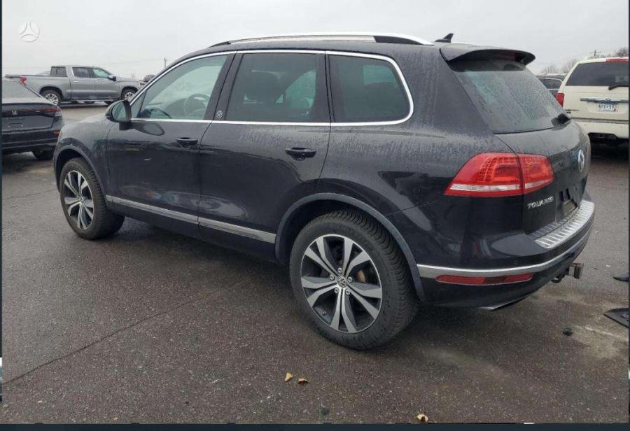 Melns Volkswagen Touareg 2017 Viļņa, ar dzinēja tilpumu 3.60 L un nobraukumu 121 tūkst. km par 14500 €, foto 4 vietnē AUTOMOTO.COM.LV