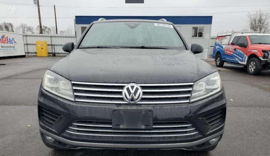 Melns Volkswagen Touareg 2017 Viļņa, ar dzinēja tilpumu 3.60 L un nobraukumu 121 tūkst. km par 14500 €, foto 5 vietnē AUTOMOTO.COM.LV