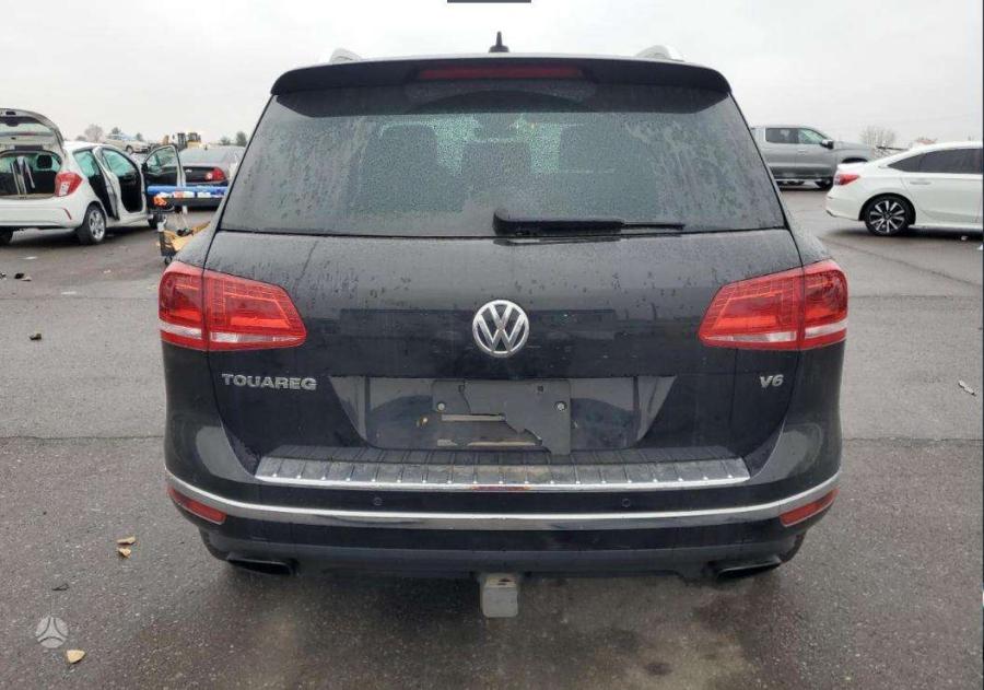 Melns Volkswagen Touareg 2017 Viļņa, ar dzinēja tilpumu 3.60 L un nobraukumu 121 tūkst. km par 14500 €, foto 6 vietnē AUTOMOTO.COM.LV