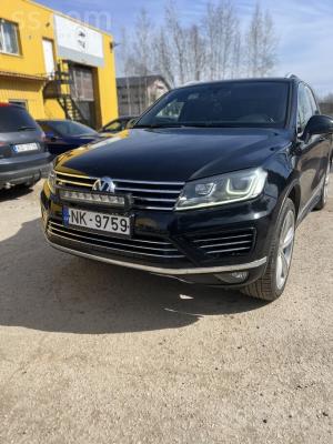 Black Volkswagen Touareg 2017 in Aizkraukle, with an engine capacity of 3.00 L and mileage of 305 thousand km for 16800 €, photo  on AUTOMOTO.COM.LV