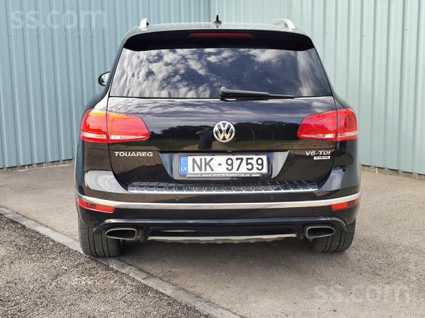 Black Volkswagen Touareg 2017 in Ogre, with an engine capacity of 3.00 L and mileage of 310 thousand km for 16700 €, photo 7 on AUTOMOTO.COM.LV