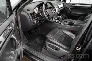 Melns Volkswagen Touareg 2017 Ogre, ar dzinēja tilpumu 3.00 L un nobraukumu 310 tūkst. km par 15800 €, foto 10 vietnē AUTOMOTO.COM.LV