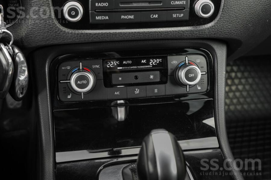 Melns Volkswagen Touareg 2017 Ogre, ar dzinēja tilpumu 3.00 L un nobraukumu 310 tūkst. km par 15800 €, foto 15 vietnē AUTOMOTO.COM.LV