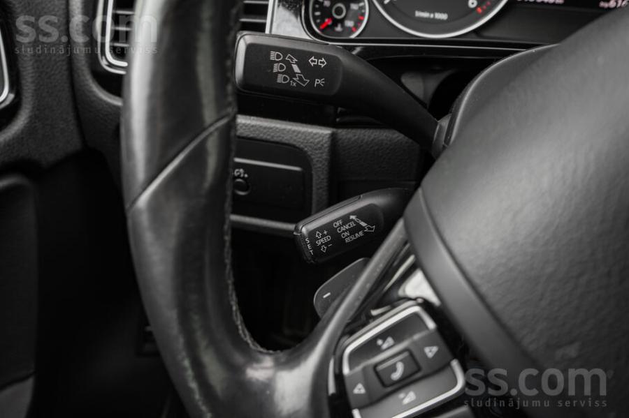 Melns Volkswagen Touareg 2017 Ogre, ar dzinēja tilpumu 3.00 L un nobraukumu 310 tūkst. km par 15800 €, foto 17 vietnē AUTOMOTO.COM.LV