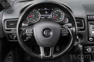 Melns Volkswagen Touareg 2017 Ogre, ar dzinēja tilpumu 3.00 L un nobraukumu 310 tūkst. km par 15800 €, foto 19 vietnē AUTOMOTO.COM.LV