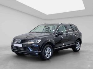 Black Volkswagen Touareg 2017 in Kaunas, with an engine capacity of 3.00 L and mileage of 311 thousand km for 18390 €, photo  on AUTOMOTO.COM.LV