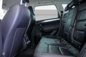 Black Volkswagen Touareg 2017 in Kaunas, with an engine capacity of 3.00 L and mileage of 311 thousand km for 18390 €, photo 7 on AUTOMOTO.COM.LV