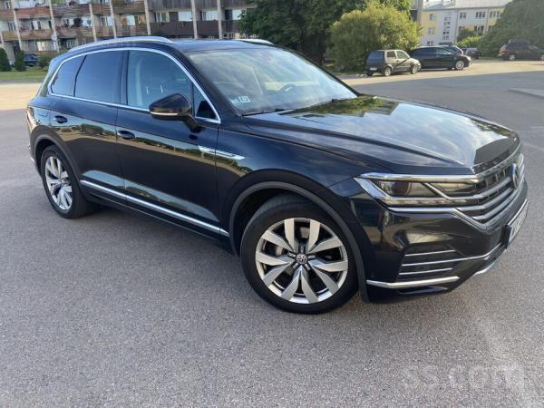 Melns Volkswagen Touareg 2018 Rīga, ar dzinēja tilpumu 3.00 L un nobraukumu 284 tūkst. km par 28000 €, foto  vietnē AUTOMOTO.COM.LV