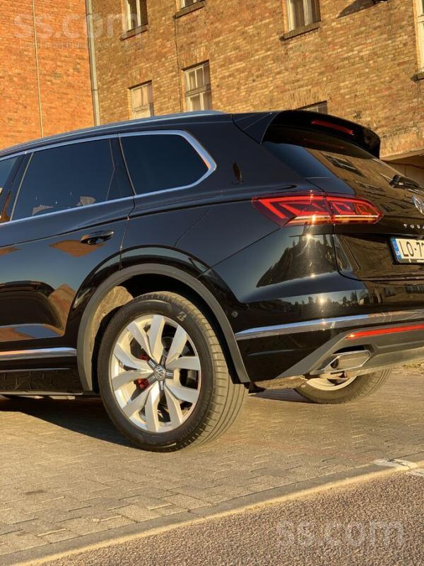Melns Volkswagen Touareg 2018 Liepāja, ar dzinēja tilpumu 3.00 L un nobraukumu 142 tūkst. km par 32800 €, foto 7 vietnē AUTOMOTO.COM.LV