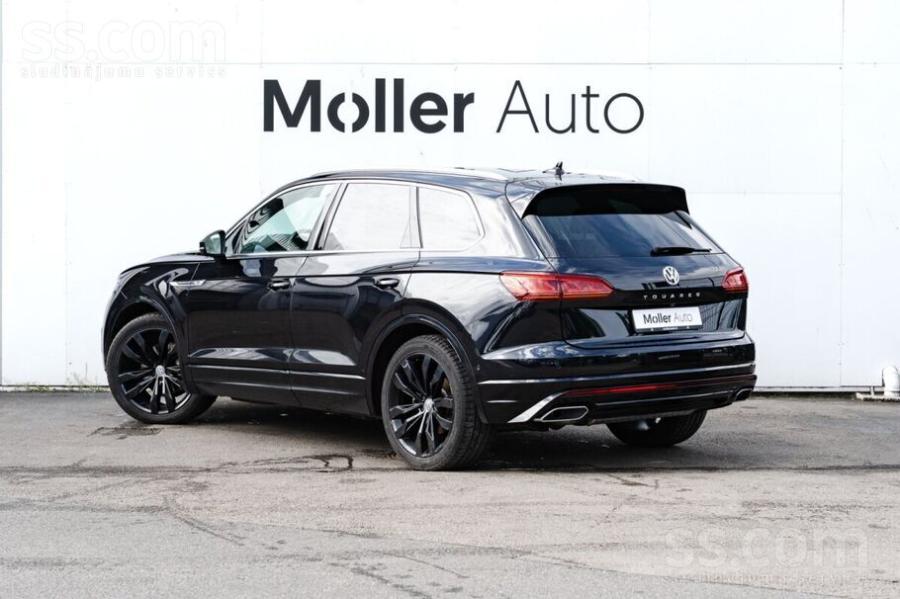 Melns Volkswagen Touareg 2018 Rīga, ar dzinēja tilpumu 3.00 L un nobraukumu 133 tūkst. km par 34700 €, foto 3 vietnē AUTOMOTO.COM.LV