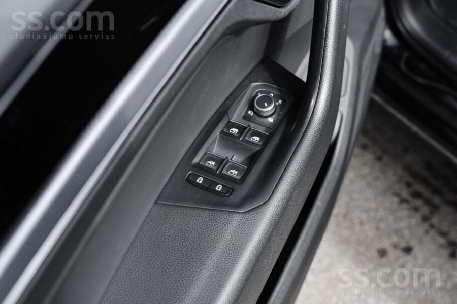 Melns Volkswagen Touareg 2018 Rīga, ar dzinēja tilpumu 3.00 L un nobraukumu 133 tūkst. km par 34700 €, foto 10 vietnē AUTOMOTO.COM.LV