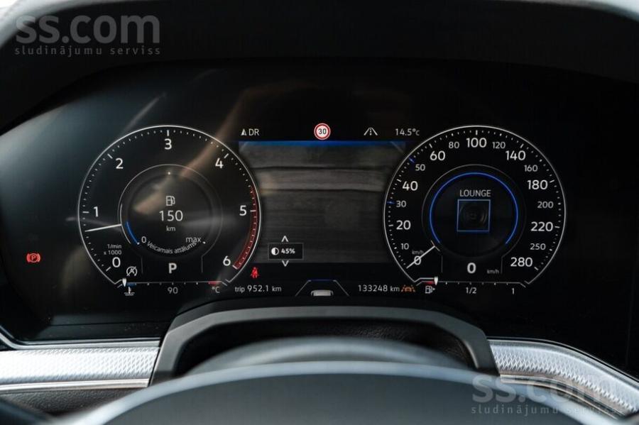 Melns Volkswagen Touareg 2018 Rīga, ar dzinēja tilpumu 3.00 L un nobraukumu 133 tūkst. km par 34700 €, foto 17 vietnē AUTOMOTO.COM.LV