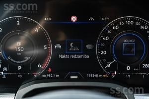 Melns Volkswagen Touareg 2018 Rīga, ar dzinēja tilpumu 3.00 L un nobraukumu 133 tūkst. km par 34700 €, foto 18 vietnē AUTOMOTO.COM.LV